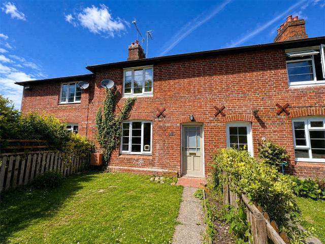 Spring Gardens, Alresford, Hampshire SO24, 2 bed terraced house to rent, £1,450 pcm | PrimeLocation