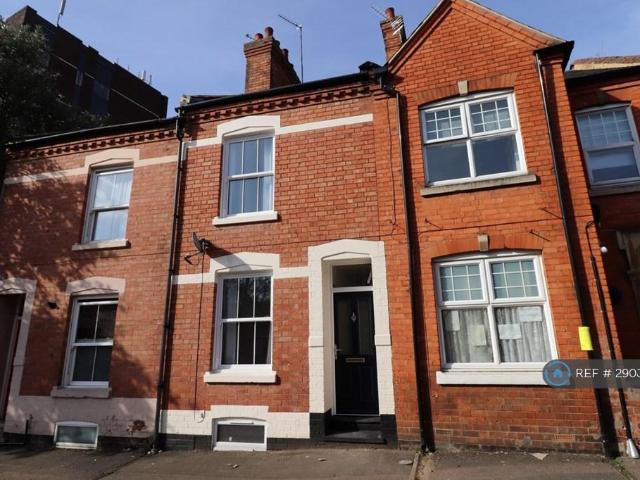 Spring Gardens, Northampton, NN1 3 bed terraced house to rent £1,195 pcm £276 pw