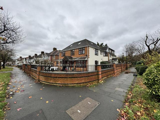 Spring Grove Road, Isleworth TW7 6 bed detached house to rent £3,950 pcm £912 pw
