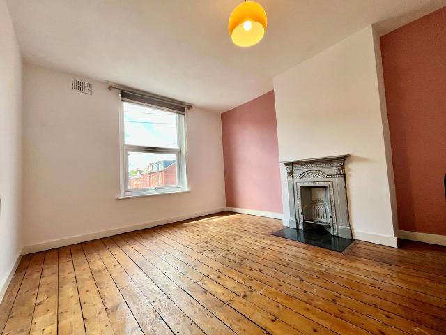 Spring Grove View, Leeds LS6, 2 bed property to rent, £950 pcm | PrimeLocation
