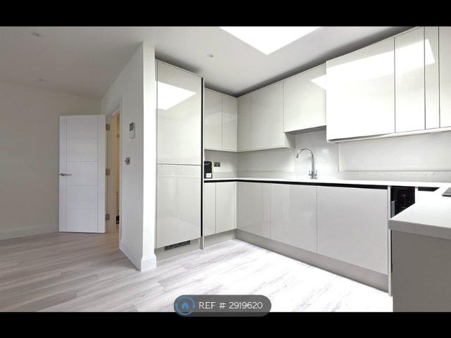 Spring House, Ascot SL5, 1 bed flat to rent, £1,550 pcm | PrimeLocation