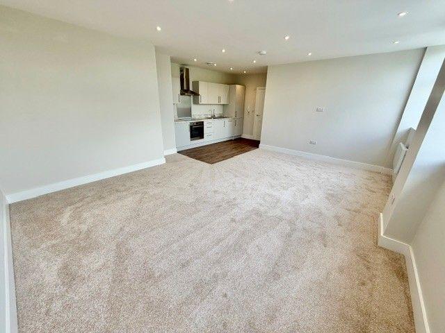 Spring Hall Lane, Halifax HX1, 2 bed flat to rent, £795 pcm | PrimeLocation