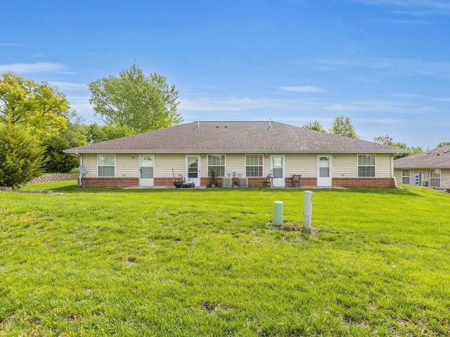 Spring Hill Villas 2 Bedroom Apartment for Rent at 21541 S Main St, Spring Hill, KS 66083