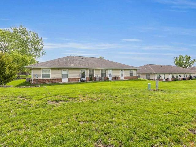 Spring Hill Villas 2 Bedroom Apartment for Rent at 21541 S Main St, Spring Hill, KS 66083