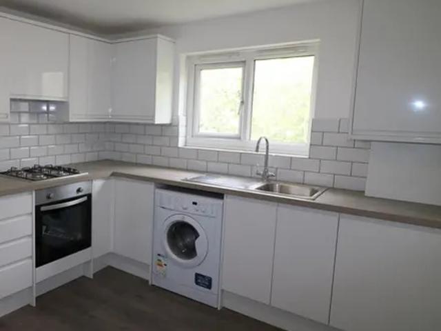 Spring Hill Close, Denmark Hill, London, SE5 8AH, United Kingdom | 3 bed apartment for rent #120800881 | Rentberry