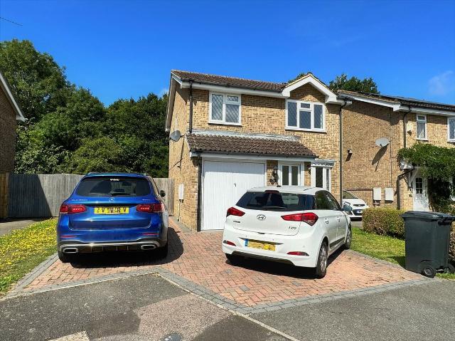 Spring Lane, Bexhill On Sea TN39, 3 bed detached house to rent, £1,600 pcm | PrimeLocation