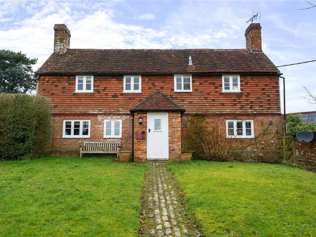 Spring Lane, Burwash 3 bed detached house to rent £2,400 pcm £554 pw