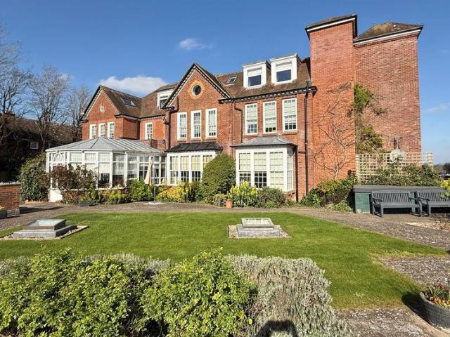 Spring Lane, Maidenhead SL6 Property to rent £15,167 pcm £3,500 pw