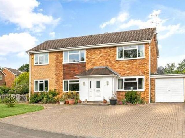 Spring Meadow, Bracknell, 5 Bedroom Link