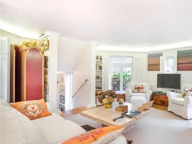 Spring Path, London, NW3 5LS, United Kingdom | 2 bed apartment for rent #61714625 | Rentberry