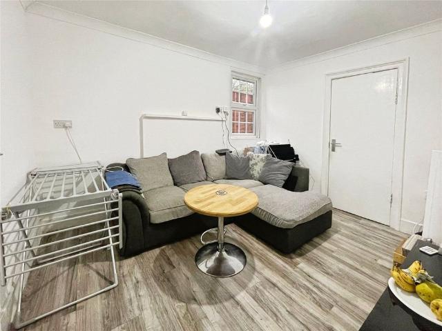 Spring Rise, Egham, Surrey, TW20 9PS
