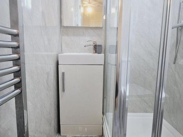 Spring Walk, London E1, Room to rent, £950 pcm | PrimeLocation