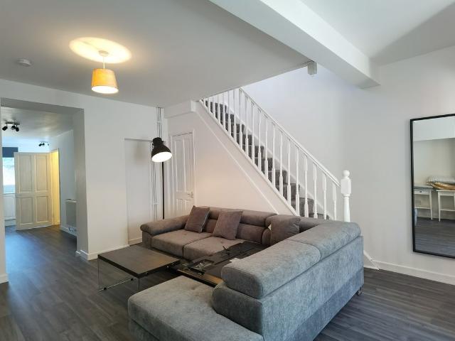 Spring Terrace, Swansea SA1, 2 bed terraced house to rent, £1,050 pcm | PrimeLocation