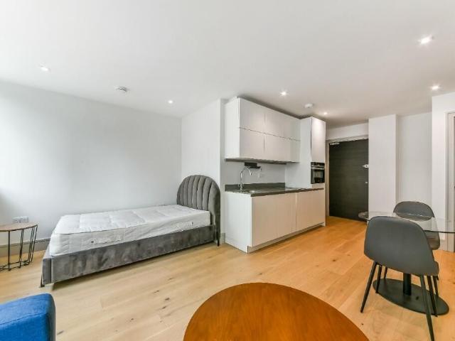 Spring Villa Road, Edgware HA8, Studio to rent, £1,175 pcm | PrimeLocation