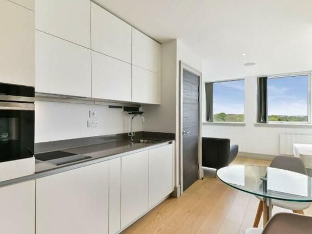 Spring Villa Road, Edgware HA8, Studio to rent, £1,300 pcm | PrimeLocation