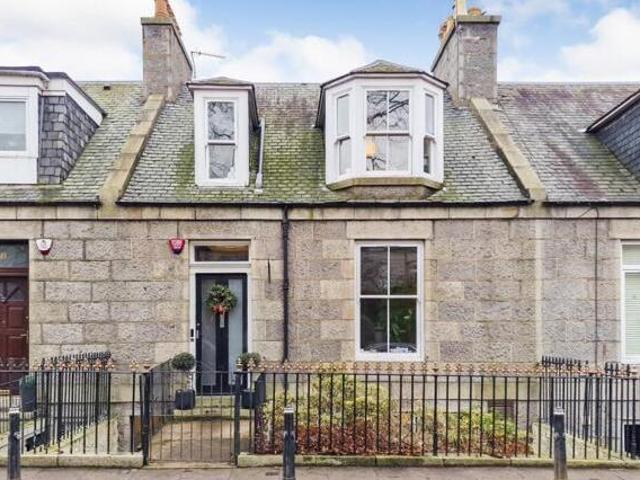Springbank Terrace, Aberdeen, 2 Bedroom Apartment