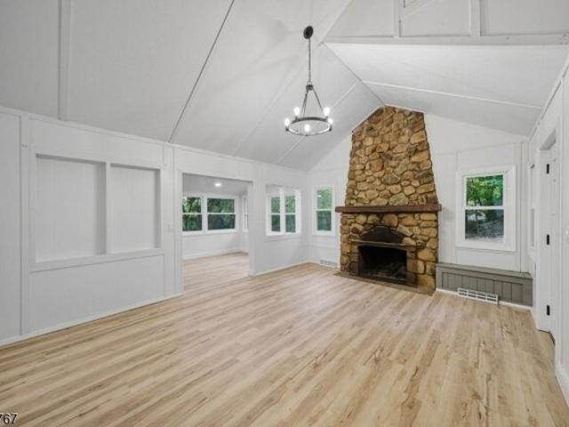 Springbrook Trl, Sparta, Home For Sale