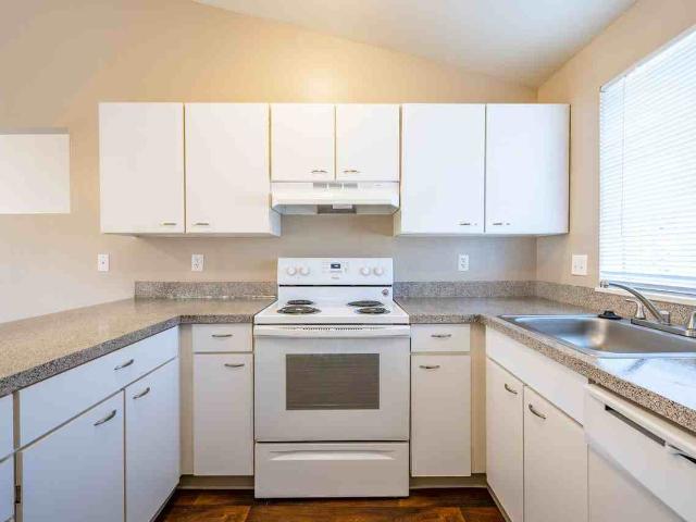 Springbrook Apartments 2 Bedroom Apartment for Rent at 1401 N Springbrook Rd, Newberg, OR 97132