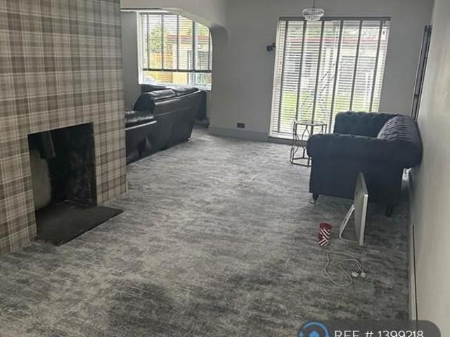 Springbrook Drive, Leicester, LE7 3 bed detached house to rent £1,695 pcm £391 pw