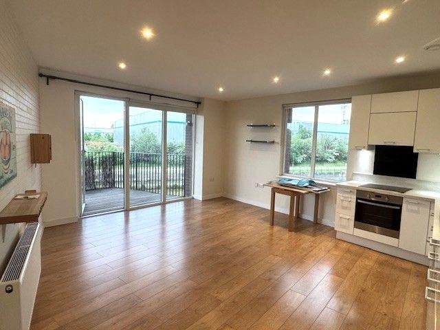 Springer Court, Navigation Road, London E3, 2 bed flat to rent, £2,000 pcm | PrimeLocation