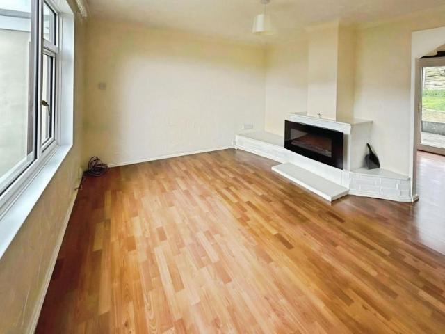 Springfield Avenue, Brereton, WS15