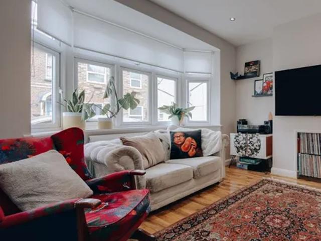 Springfield, Bushey Heath, WD23 1GL, United Kingdom | 3 bed duplex for rent #166438571 | Rentberry
