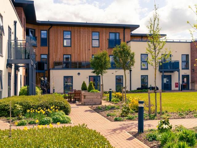 Springfield Close. 1 bed retirement property to rent £2,800 pcm £646 pw