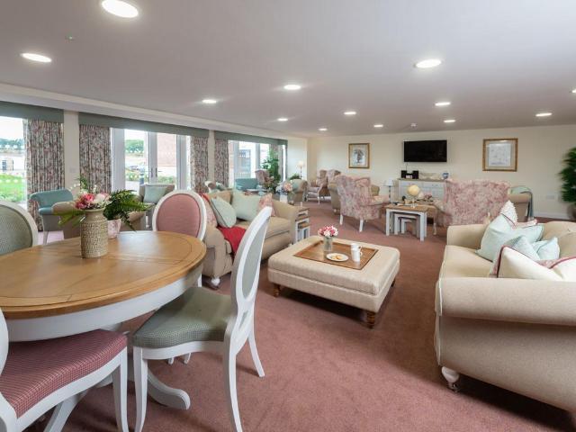 Springfield Close. 1 bed retirement property to rent £2,800 pcm £646 pw