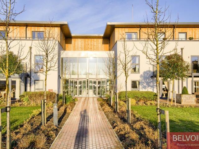 Springfield Close. 2 bed flat to rent £3,950 pcm £912 pw
