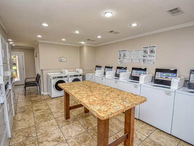Springfield Crossing Apartments 2 Bedroom Apartment for Rent at 1801 W Arkansas Ln, Arlington, TX 76013