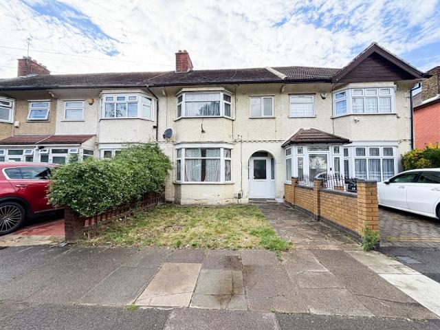 Springfield Drive, Ilford, IG2 Birchills Estate Agents
