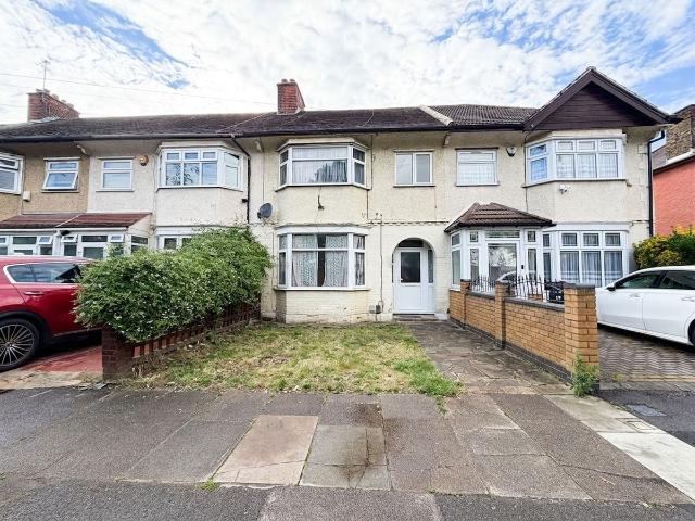 Springfield Drive, Ilford IG2, 4 bed terraced house to rent, £2,700 pcm | PrimeLocation