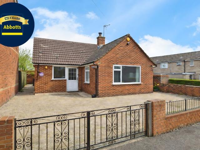 Springfield Green, Chelmsford CM1, 2 bed bungalow to rent, £1,800 pcm | PrimeLocation