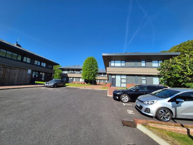 Springfield House, Ashwood Way RG23, 1 bed flat to rent, £1,250 pcm | PrimeLocation