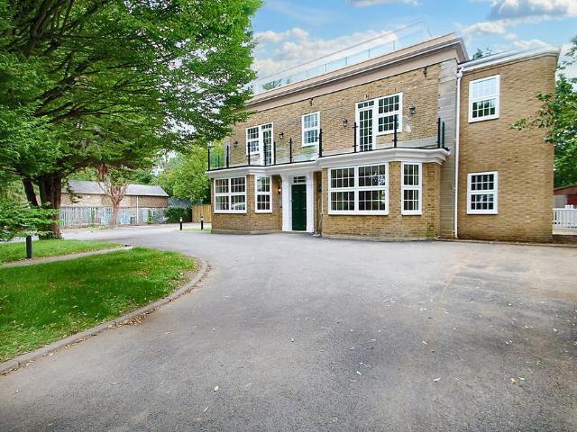 Springfield House, Hayes End Road, UB4 1 bed apartment to rent £1,600 pcm £369 pw