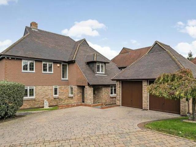 Springfield, Lightwater, 5 Bedroom Detached
