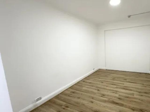 Springfield Mount, London, NW9 0SH, United Kingdom | Room for rent #167776073 | Rentberry
