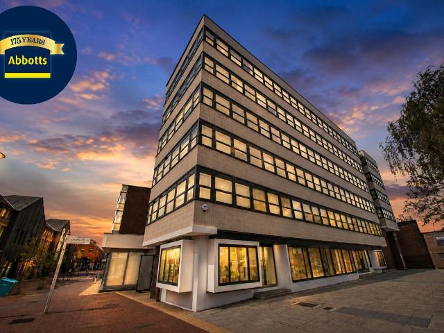 Springfield Road, Chelmsford CM2, 2 bed flat to rent, £1,400 pcm | PrimeLocation