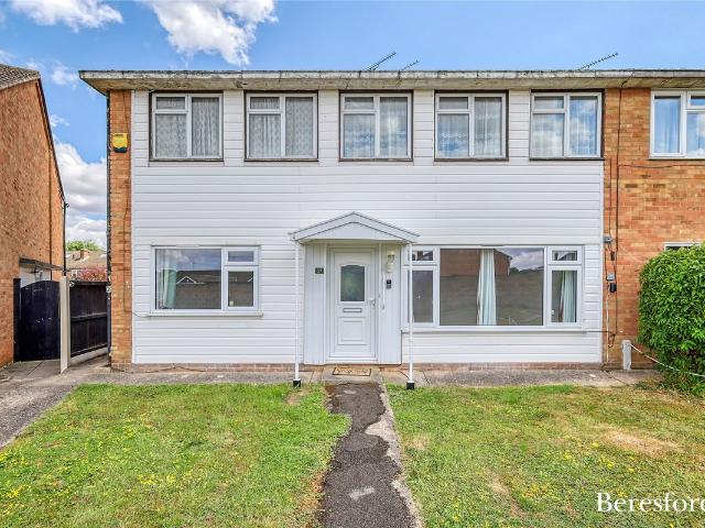 Springfield Road CM12, 2 bed flat to rent, £1,450 pcm | PrimeLocation
