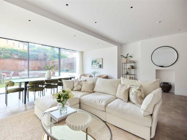 Springfield Road, St John's Wood, NW8 5 bed house to rent £30,000 pcm £6,923 pw