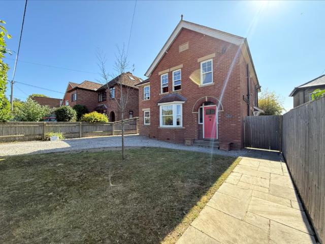 Springfield Road, Wantage, Oxfordshire OX12, 4 bed detached house to rent, £2,300 pcm | PrimeLocation