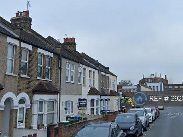 Springfield Road, Welling, DA16 3 bed terraced house to rent £2,300 pcm £531 pw
