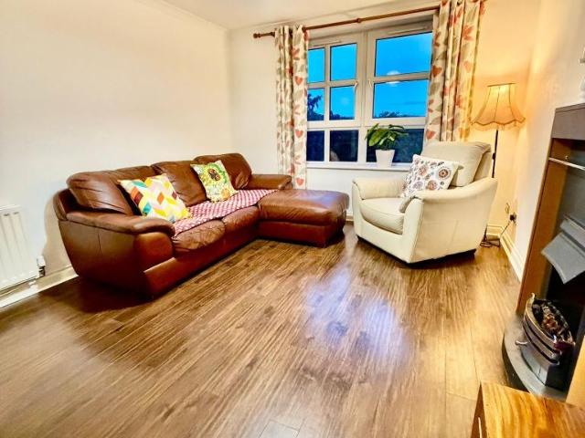 Springfield Street, Edinburgh, EH6 2 bed flat to rent £1,800 pcm £415 pw