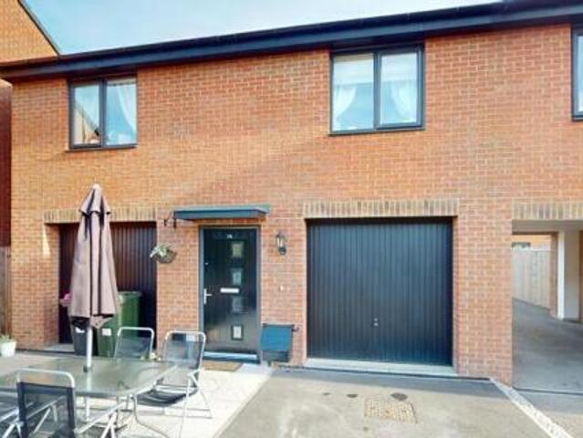Springfields, Waverley, 2 Bedroom Coach