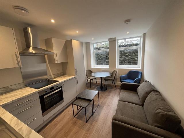 Springhall Lane, Halifax HX1, 1 bed flat to rent, £675 pcm | PrimeLocation