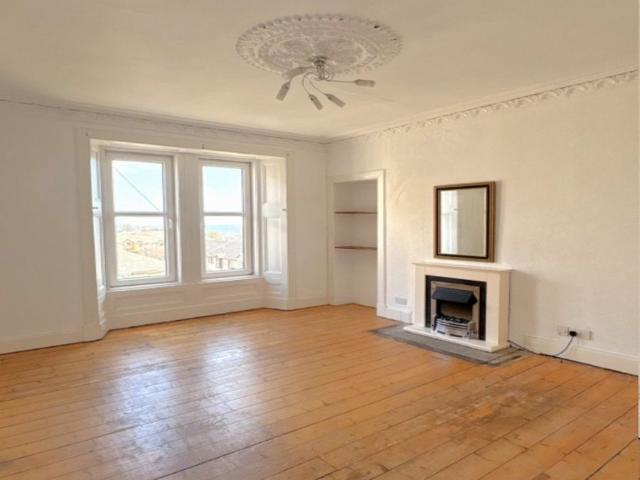 Springhill, Dundee DD4, 2 bed flat to rent, £800 pcm | PrimeLocation