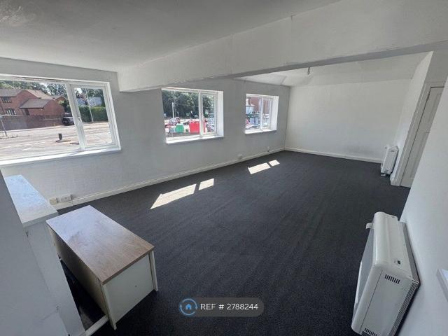 Springhill Lane, Wolverhampton WV4, 3 bed maisonette to rent, £1,150 pcm | PrimeLocation