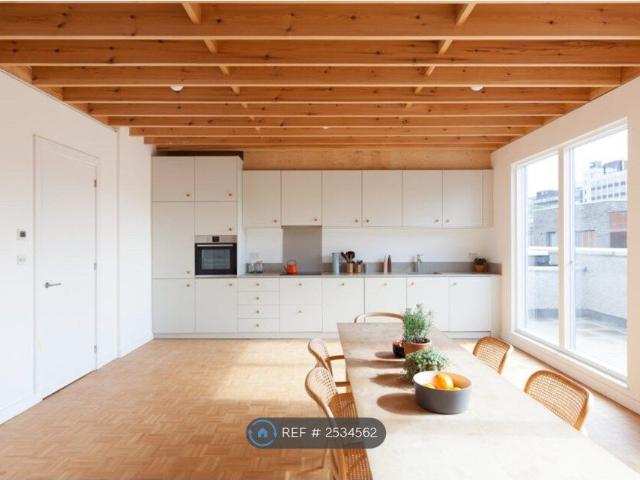 Sprowston Mews, London E7, 3 bed flat to rent, £2,700 pcm | PrimeLocation