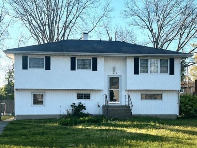 Spur Dr N, Bay Shore, Home For Sale
