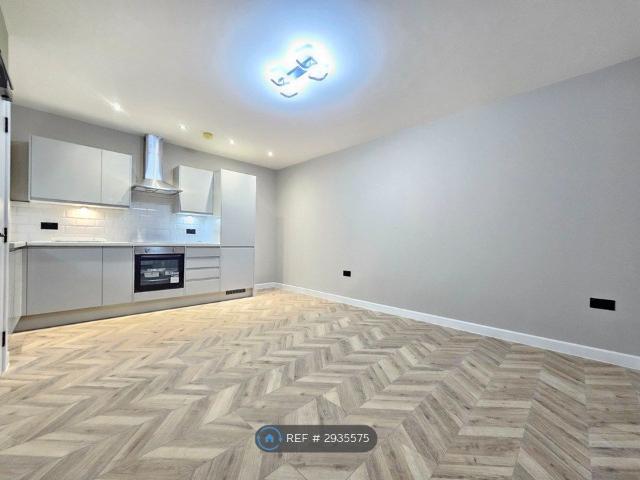 Spur Road, London N15, 1 bed flat to rent, £1,700 pcm | PrimeLocation